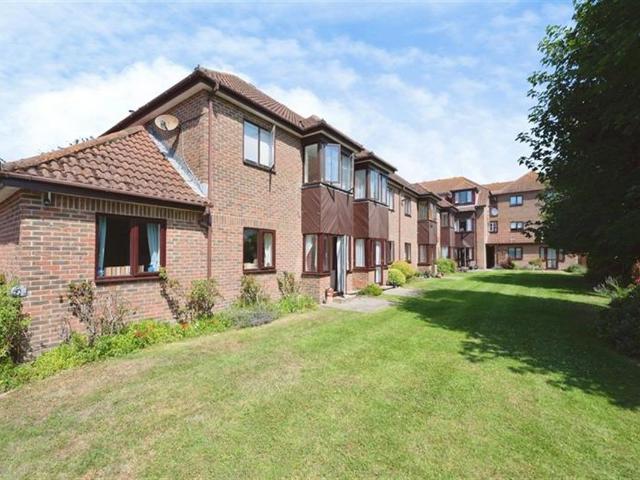 Maple Court, Hayling Island PO11, 1 bed flat to rent, £975 pcm | PrimeLocation