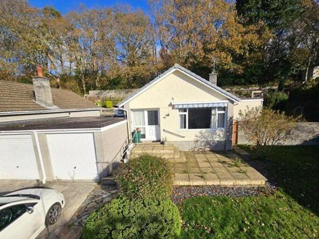 Maple Close, Bishopsmead, 3 Bedroom Detached