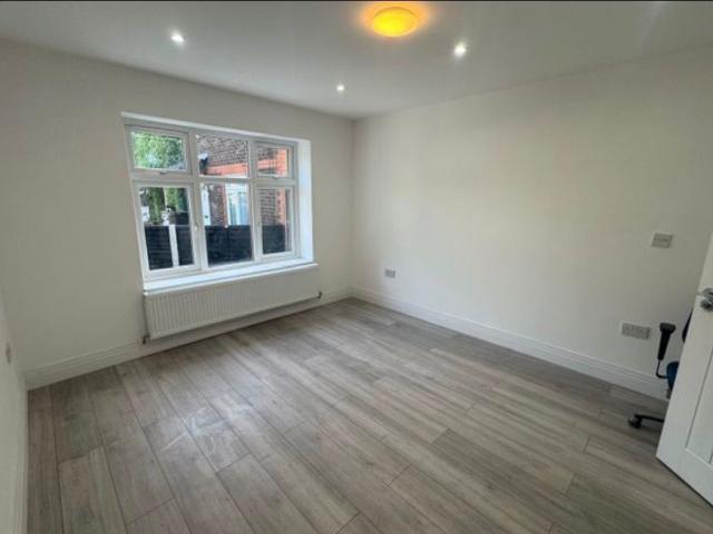 Maple Close, Hayes UB4, 6 bed shared accommodation to rent, £4,999 pcm | PrimeLocation