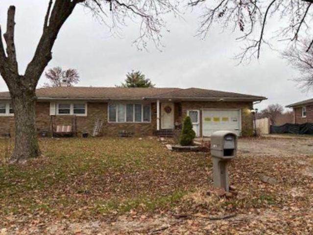Maple Dr