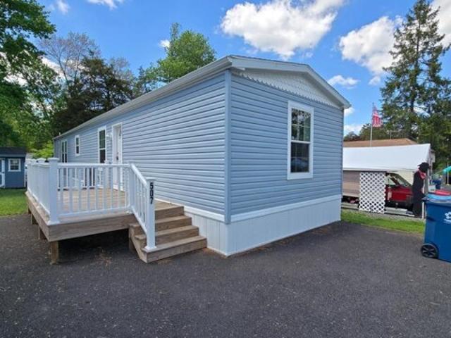 Maple Dr, Green Lane, Property For Sale