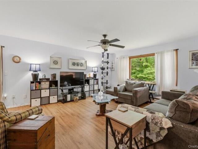 Maple Dr, Mahopac, Home For Sale