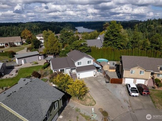 Maple Dr N, Eatonville, Home For Sale