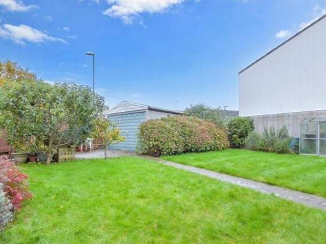 Maple Gardens, Bognor Regis, 2 Bedroom Semi detached
