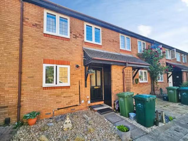 Maple Gardens, Staines upon Thames, Surrey, TW19 7BL