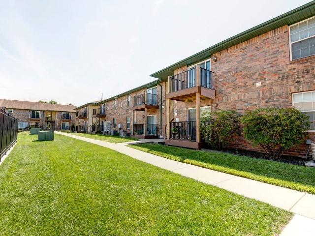 Maple Gardens 1 Bedroom Apartment for Rent at 2655 W Farm Road 164, Springfield, MO 65807