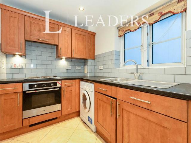 Maple Gardens, 20 26 Upper High. 2 bed flat to rent £1,700 pcm £392 pw