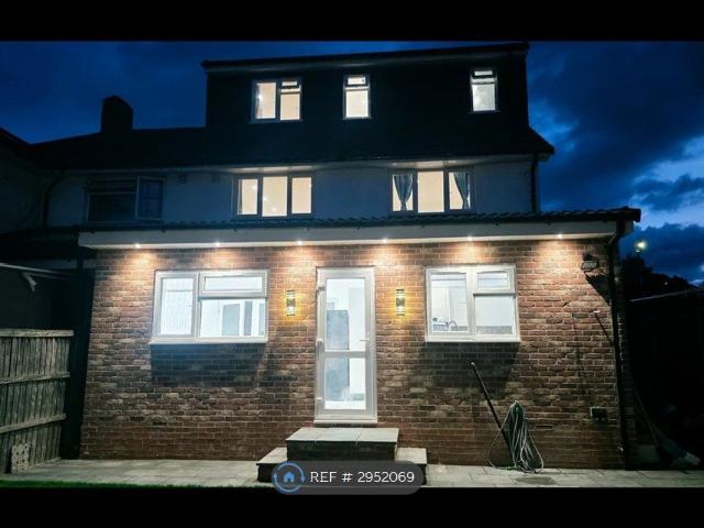 Maple Grove, London NW9, 7 bed semi detached house to rent, £4,000 pcm | PrimeLocation