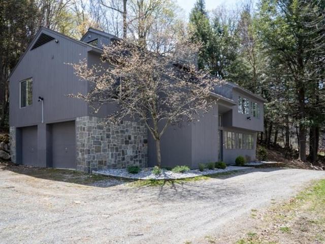 Maple Hill Rd, Winhall, Home For Sale