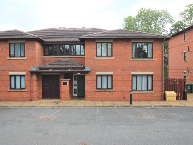 Maple House, Minworth Close, Redditch B97, 2 bed flat to rent, £925 pcm | PrimeLocation