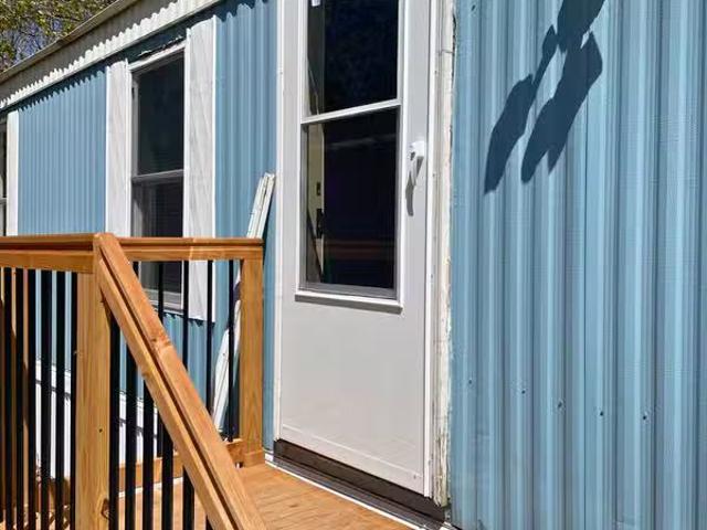 Maple Lane Mobile Home Park 36 905 E Liberty Ln #36