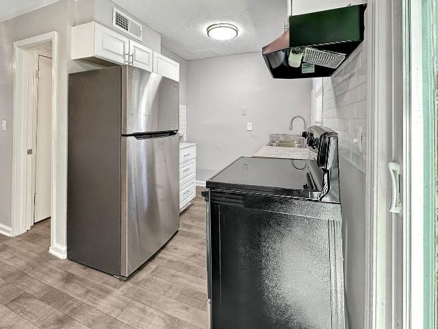 Maple Lakes Townhomes 1 Bedroom Apartment for Rent at 4241 Hendrix Drive, Forest Park, GA 30297