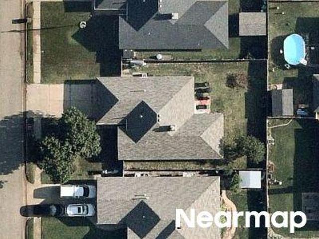 Maple Leaf Dr