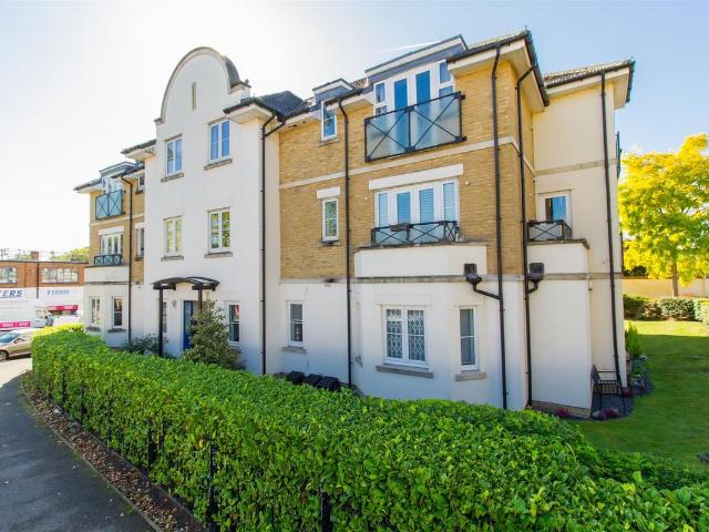 Maple Lodge, Roding Lane, Buckhurst Hill IG9, 2 bed flat to rent, £2,000 pcm | PrimeLocation