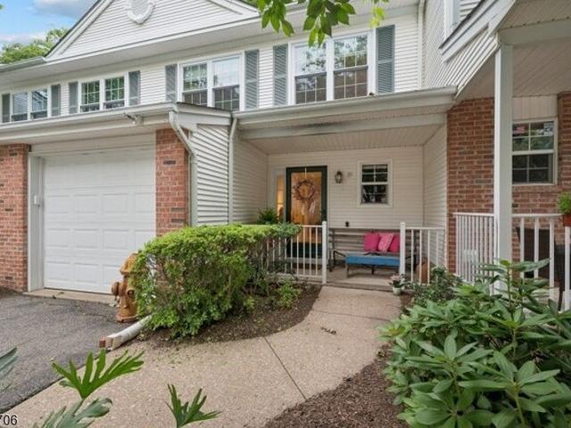 Maple Ln, Mount Arlington, Home For Sale