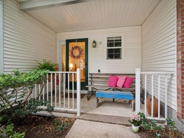 Maple Ln, Mount Arlington, Home For Sale