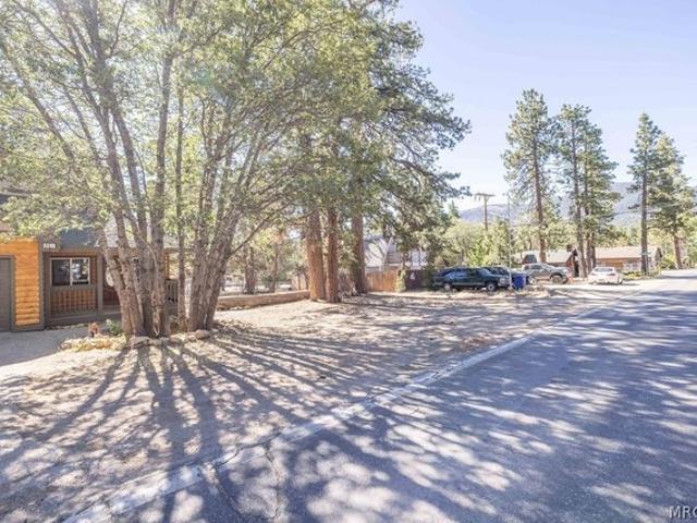 Maple Ln, Sugarloaf, CA 92386