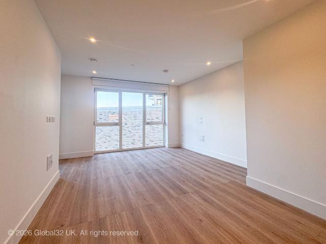 Maple Mews, London E3, 1 bed flat to rent, £2,350 pcm | PrimeLocation