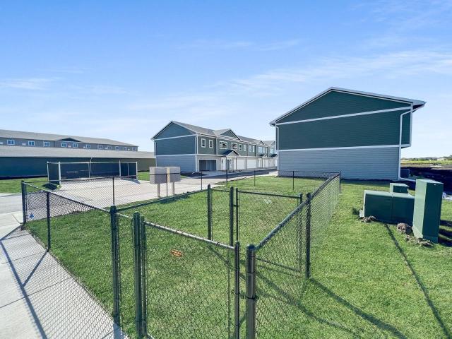 Maple Pass Apartments & Townhomes 3 Bedroom Apartment for Rent at 310 N Maple Ave, Hartford, SD 57033