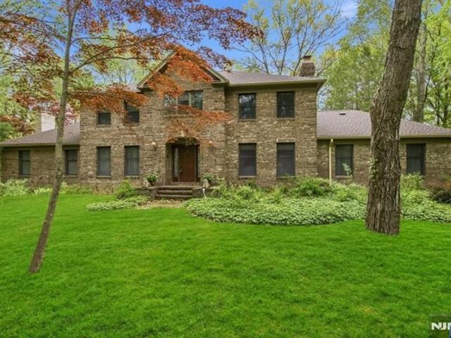 Maple Rd, West Milford, Home For Sale