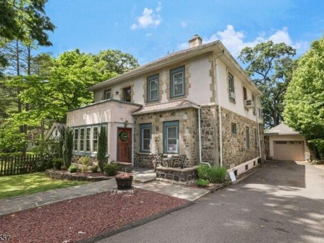 Maple Rd, Ringwood, Home For Sale