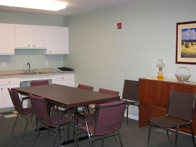 Maple Ridge West 2 Bedroom Apartment for Rent at 171 Peach St, Jackson, MI 49202