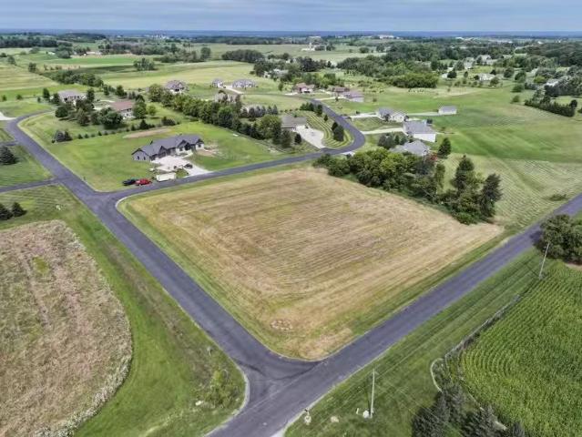 Maple Ridge Dr, Fond du Lac, WI 54937 MLS 50296110