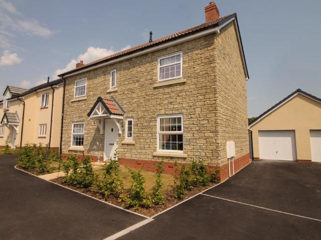 Maple Road, Curry Rivel, Langport. 4 bed detached house to rent £1,900 pcm £438 pw
