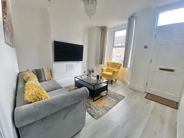 Maple Road Grays, Property for rent