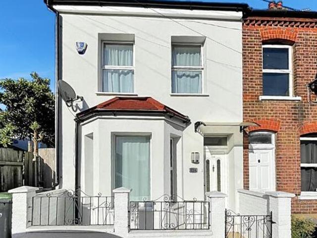 Maple Road West, Luton, 3 Bedroom End