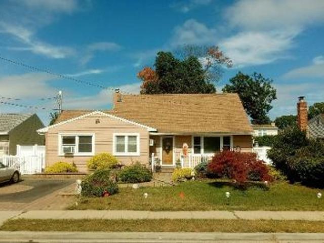 Maple St
