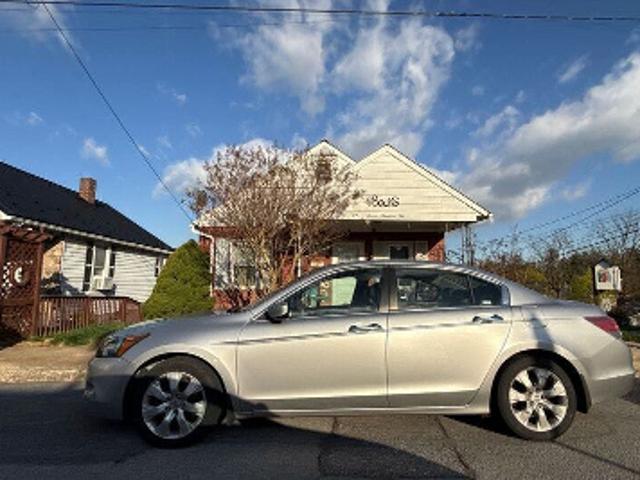 Maple St