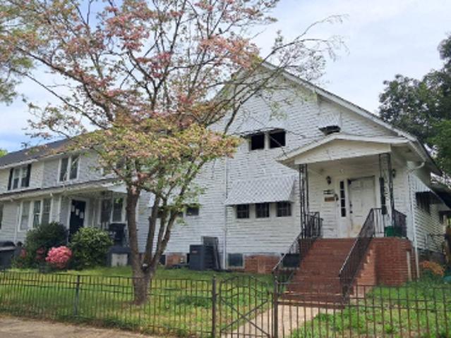 Maple St