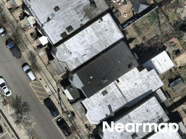 Maple St