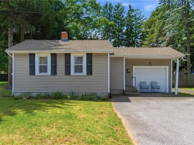 Maple St, Warwick, Home For Sale