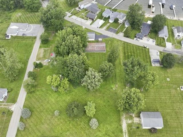 Maple St, Warsaw, IN 46580