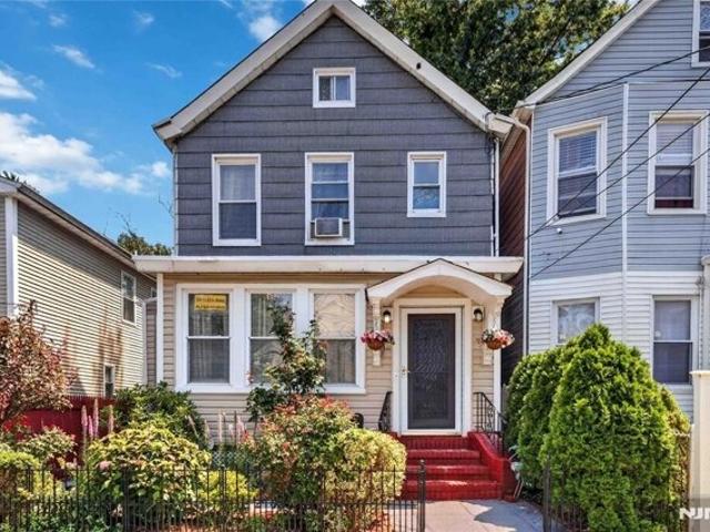 Maple St, Garfield, Home For Sale