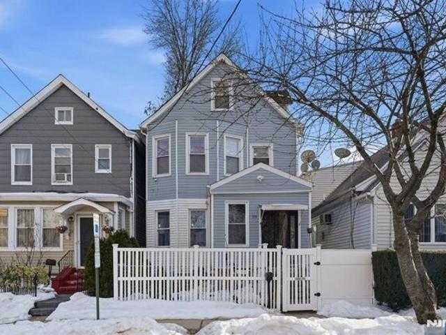 Maple St, Garfield, Home For Sale