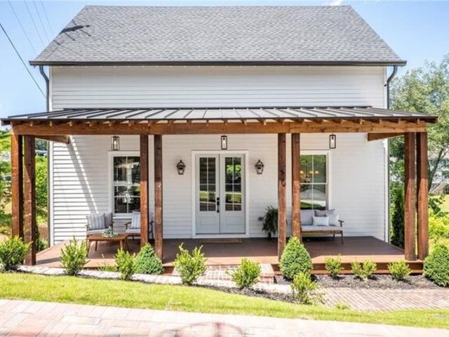Maple St, Roswell, Home For Sale