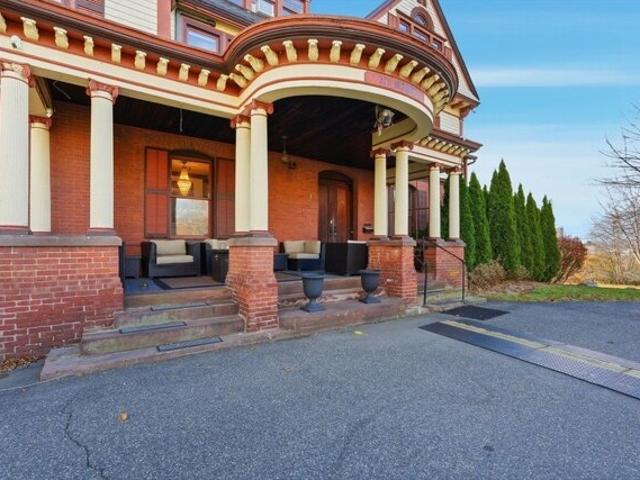Maple St, Springfield, Home For Sale