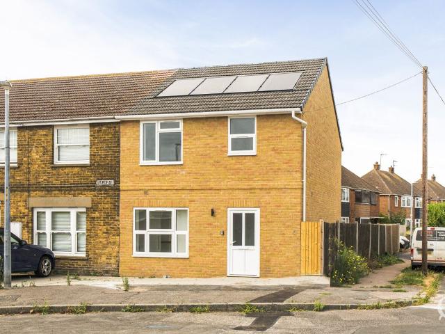 Maple Street, Sheerness, Kent ME12, 2 bed end terrace house to rent, £1,400 pcm | PrimeLocation