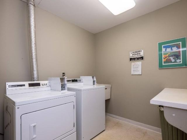 Maplecrest Apartments 1 Bedroom Apartment for Rent at 2233 E Maple Rd, Birmingham, MI 48009