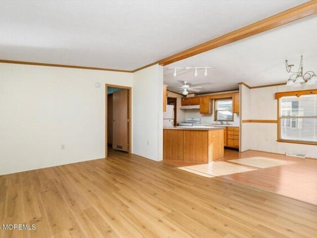 Maplehurst Ct, Manchester, Home For Sale