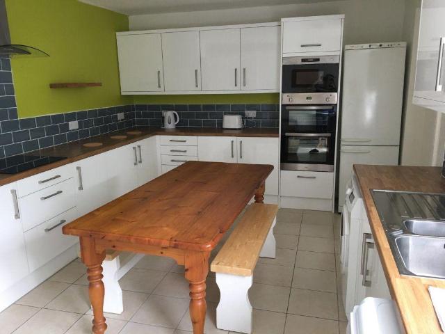 Maplehurst Road, Chichester 4 bed house to rent £1,775 pcm £410 pw