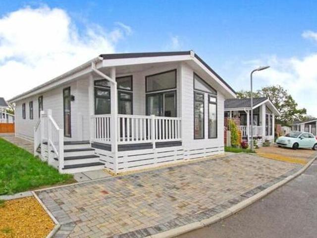 Mapleridge Lane, Yate, 2 Bedroom Mobile