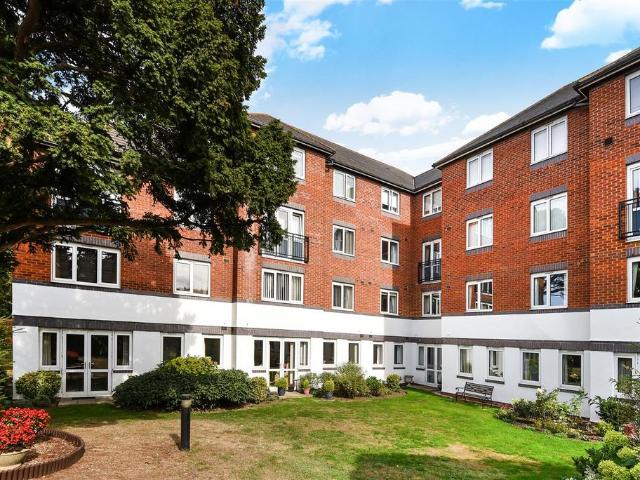 Maples Court, Bedford Road, Hitchin SG5 1 bed flat to rent £1,000 pcm £231 pw