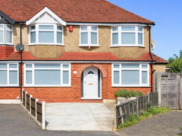 Mapleton Crescent, Enfield EN3, Studio to rent, £1,146 pcm | PrimeLocation