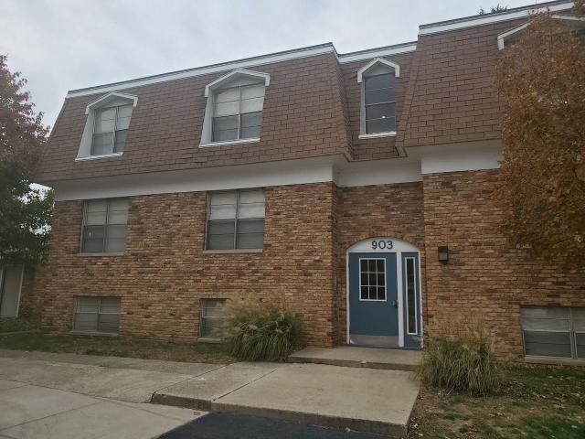 Mapleview & Pineview Aprtments 3 Bedroom Apartment for Rent at 909 S Mattis Ave, Champaign, IL 61821