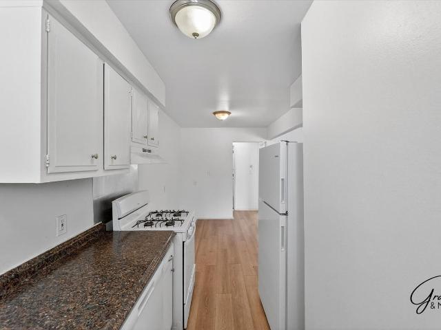 Maplewood Manor 1 Bedroom Apartment for Rent at 6409 Middlebelt Rd, Garden City, MI 48135 Garden City