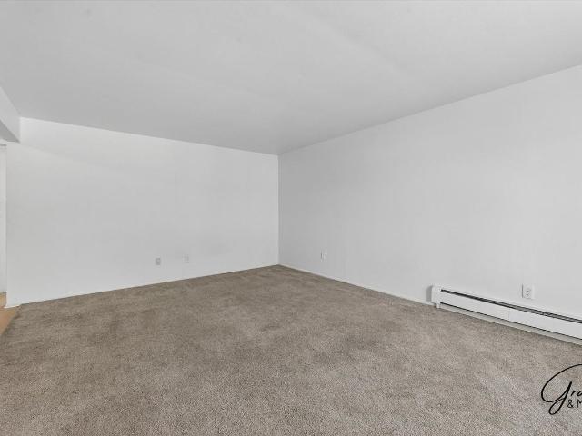 Maplewood Manor 1 Bedroom Apartment for Rent at 6409 Middlebelt Rd, Garden City, MI 48135 Garden City